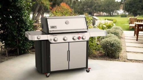 Weber Grill Comparison Guide 2025: Spirit vs. Genesis vs. Summit