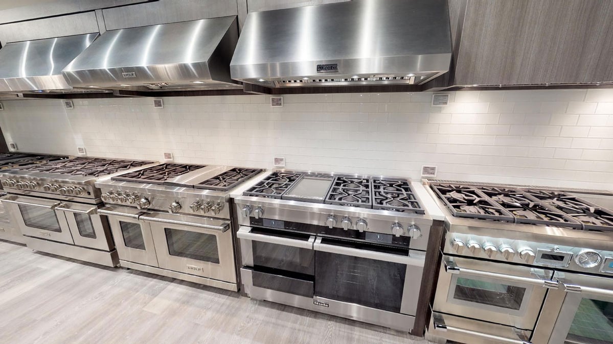 How to Choose the Best Kitchen Range and Range Hood