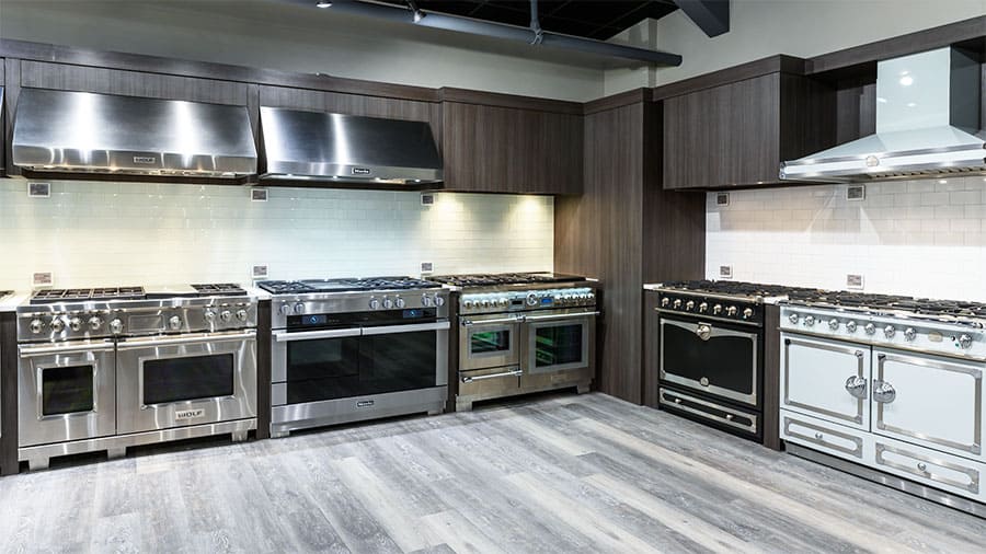 The Best 60-Inch Professional Ranges for 2025